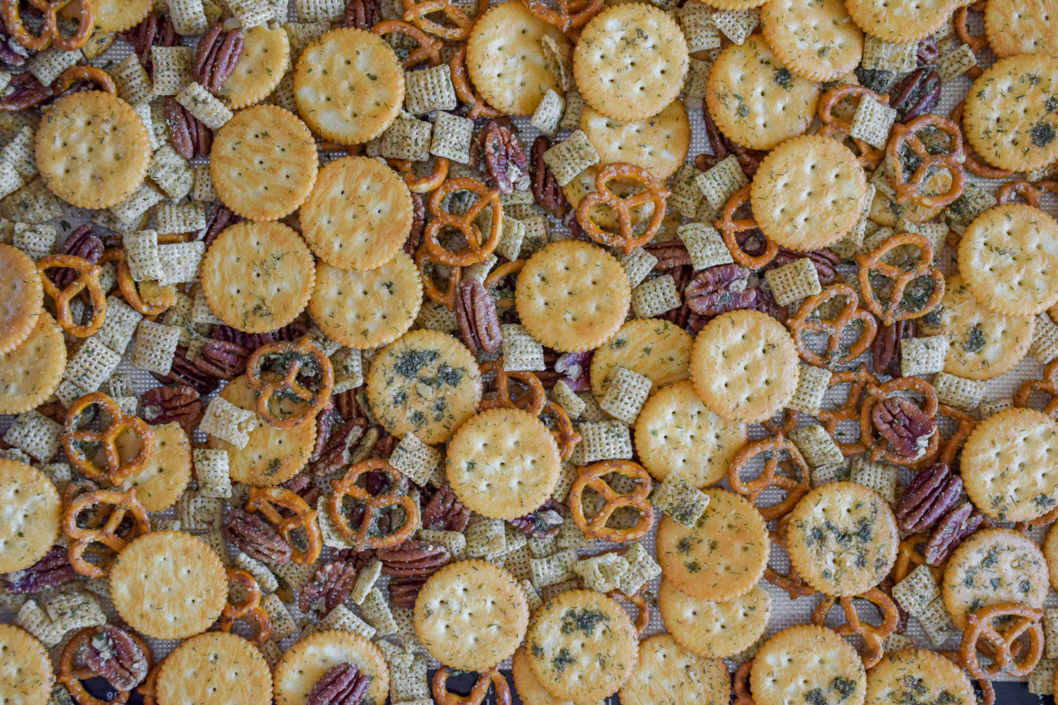 Homemade Ritz Cracker Munchies Mix - Natalie Paramore